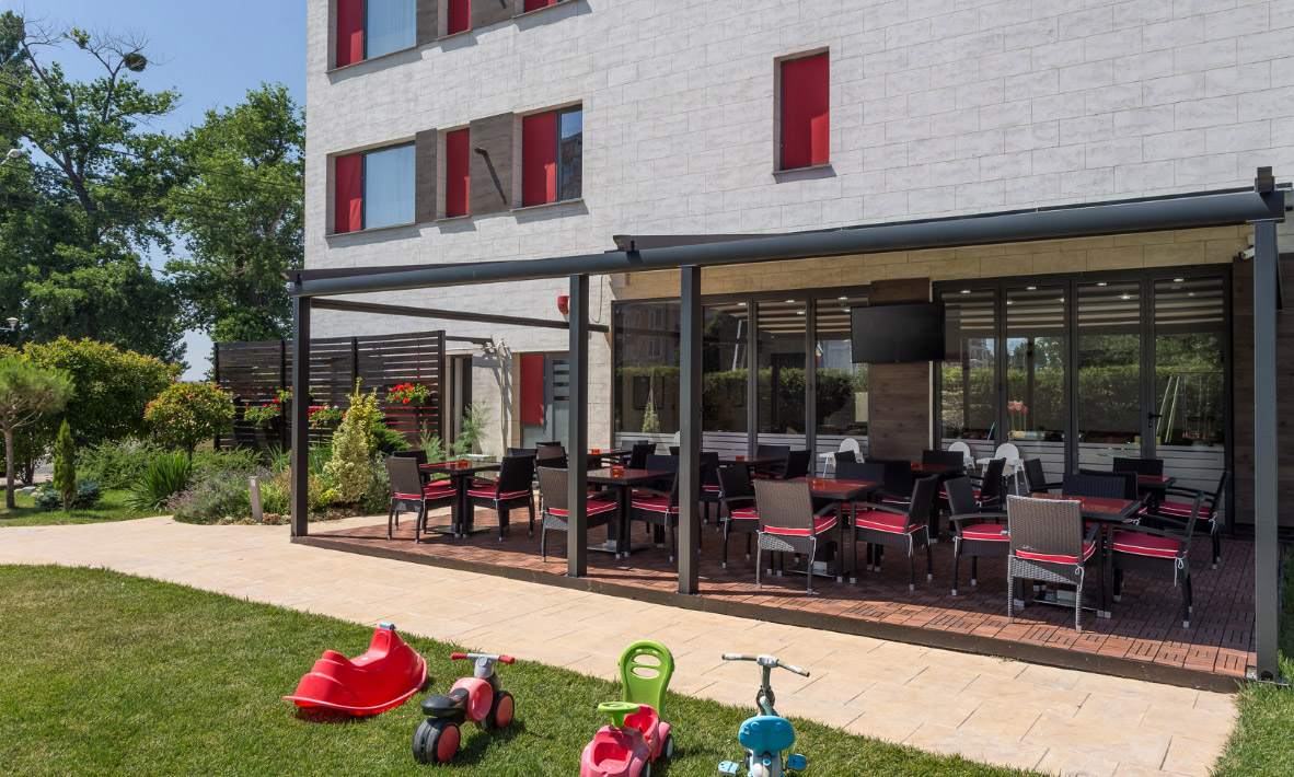 Tomis Garden - Edelweiss Gardens | Amenajari de gradini, sisteme de ...